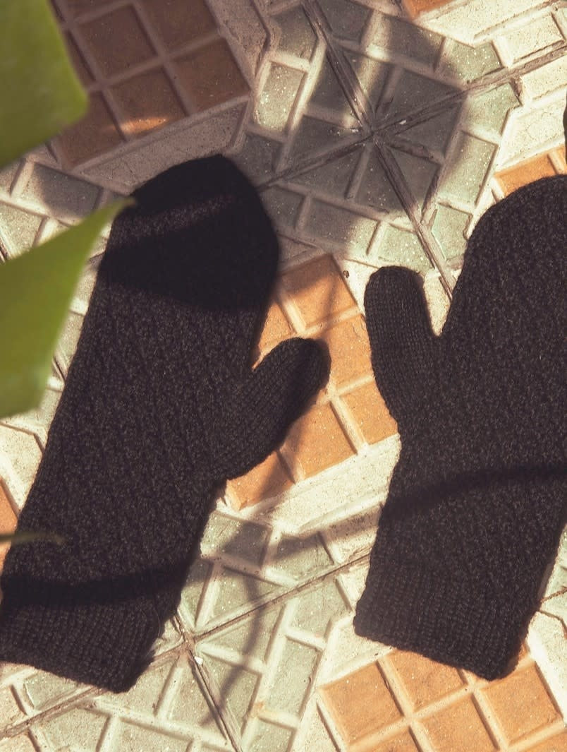 Paula Mittens – Wool and Company