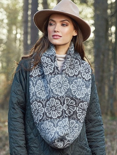 Cosmos Cowl – Wool and Company